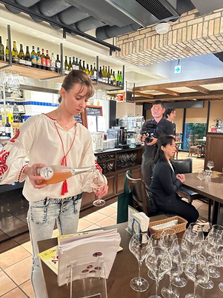 Anna Ukraine wine会 - Anna Co., Ltd.